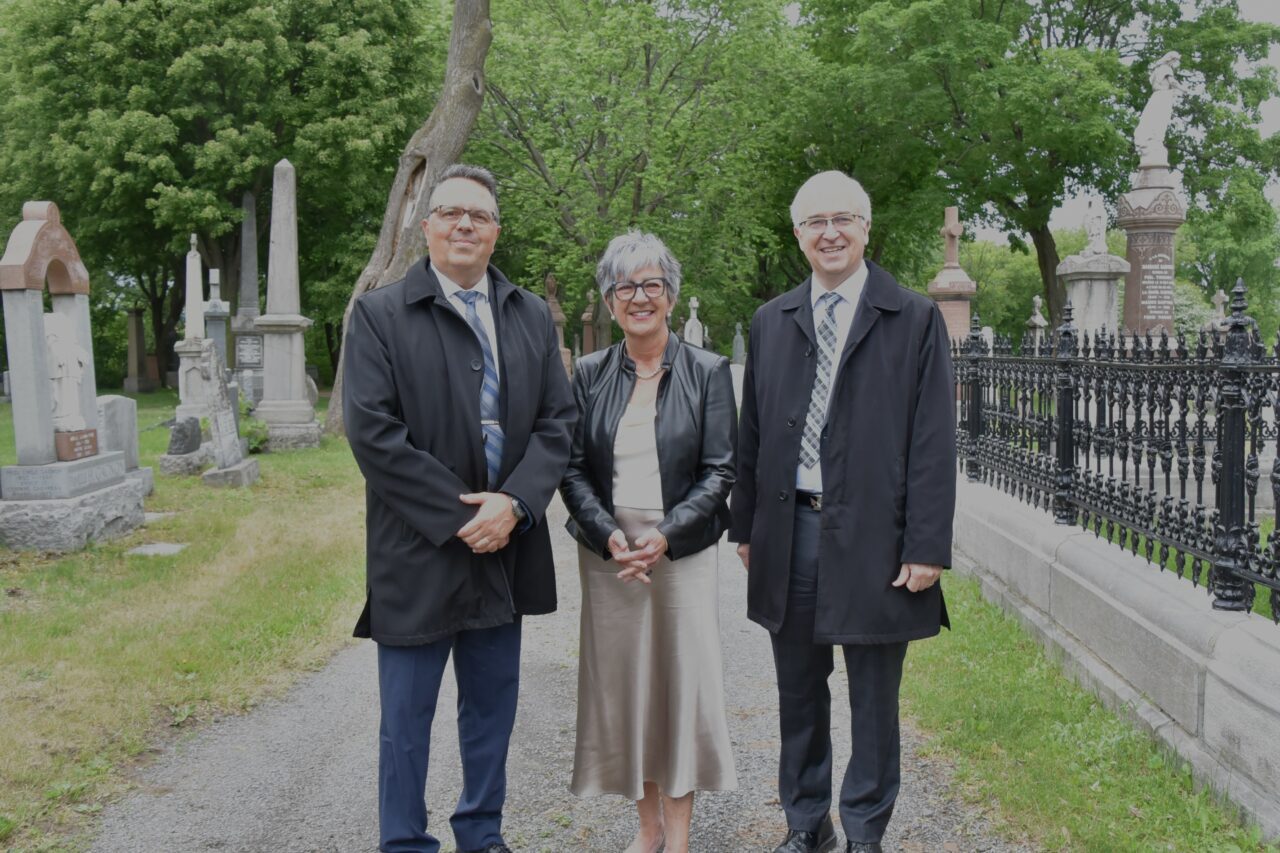 Partir à la découverte des plus grands cimetières de Québec en calèche-tramway! | Arts et culture
