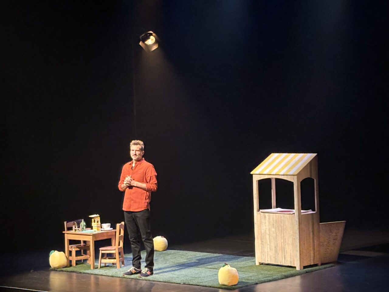 Jean-Thomas Jobin : 4e spectacle : DIX STRICTS TRENTE THÉS UN! | Arts ...