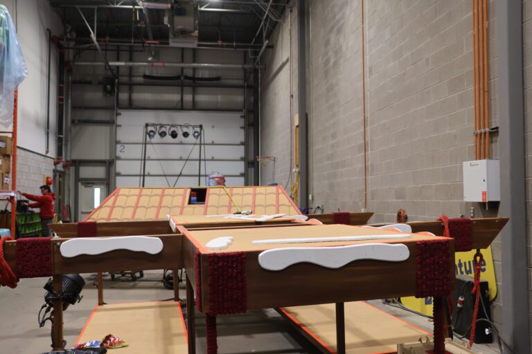 Carnaval de Québec 2025 - 7 au 16 février - Enweille dehors aux Défilés ...